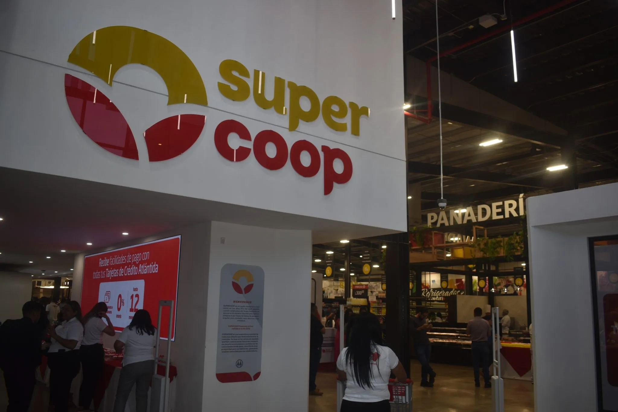 REGRESA SUPERCOOP: EL ÍCONO DE LOS 80 REABRE EN SAN TELMO